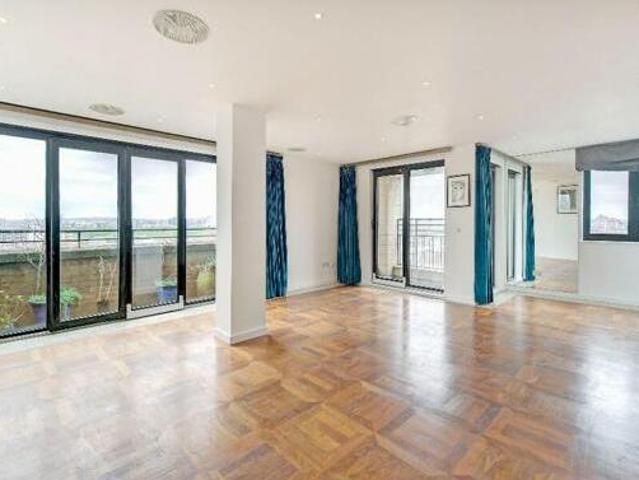 2 Bedroom Penthouse For Sale In London