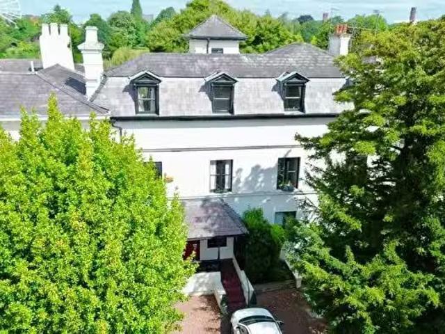 2 Bedroom Penthouse For Sale In Lower Park Road, Chester, CH4