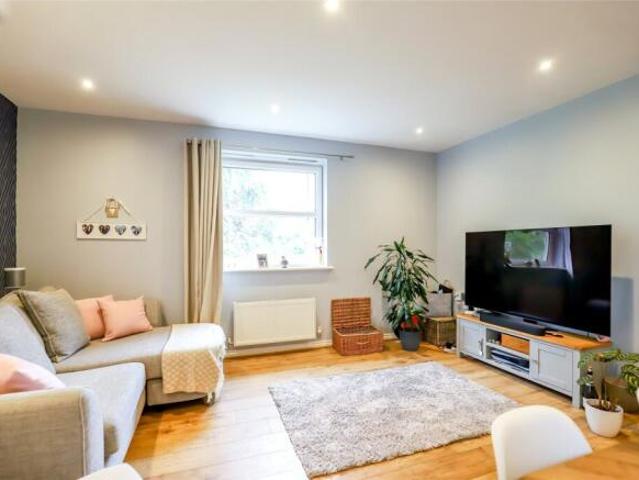 2 bedroom penthouse for sale in Russet Drive, St. Albans, Hertfordshire, AL4