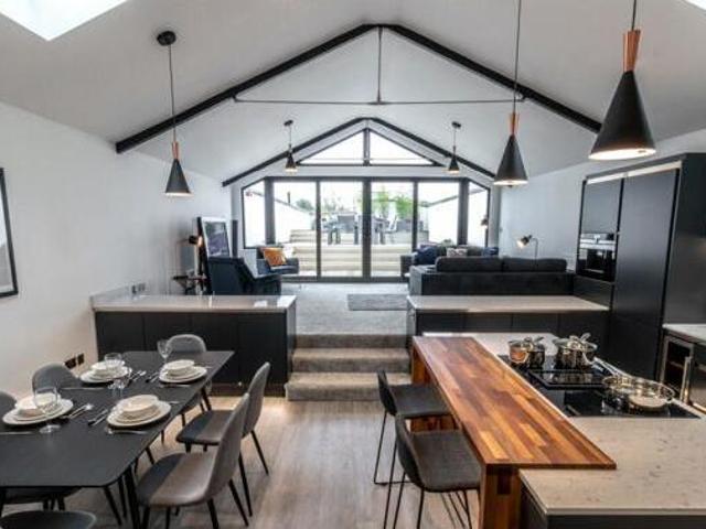 2 Bedroom Penthouse For Sale In Solihull, West Midlands
