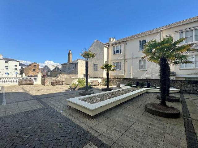 2 bedroom penthouse to rent