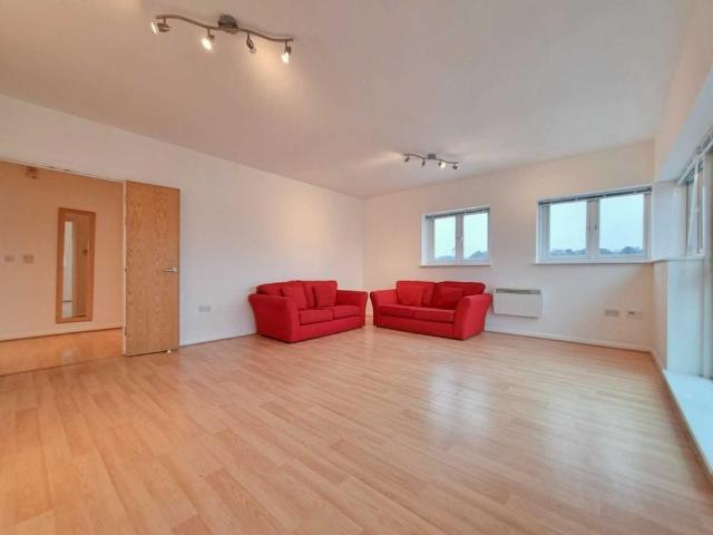 2 bedroom penthouse to rent