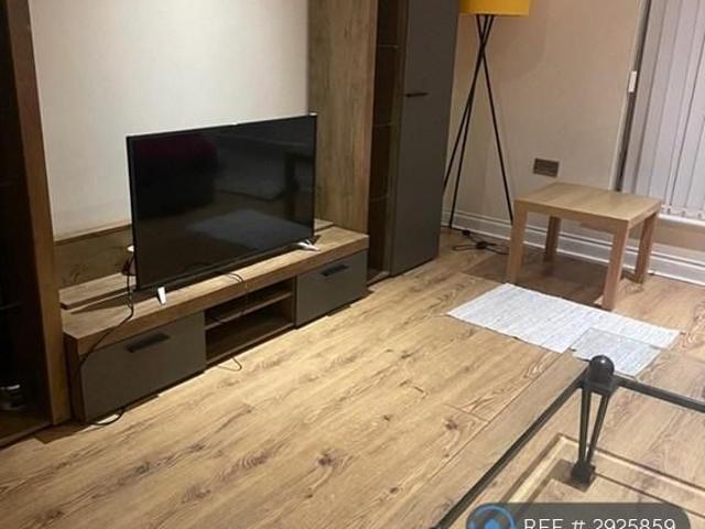 2 bedroom penthouse to rent