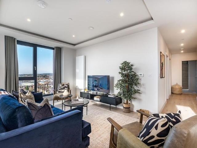 2 bedroom penthouse to rent