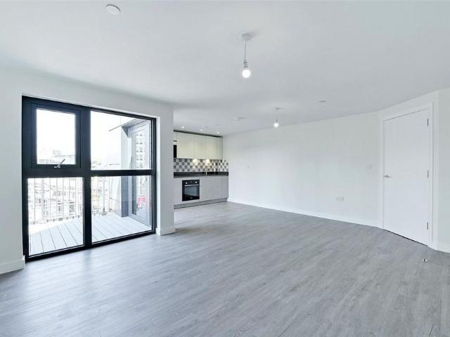 2 bedroom penthouse to rent