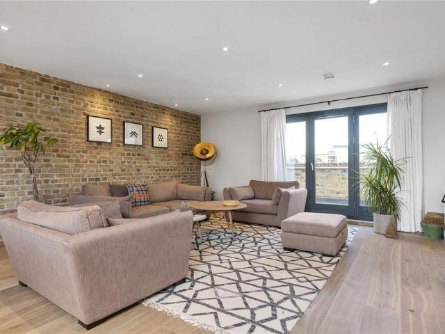 2 bedroom penthouse to rent
