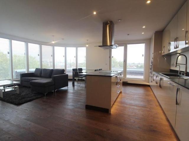 2 bedroom penthouse to rent