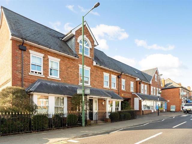 2 bedroom penthouse to rent