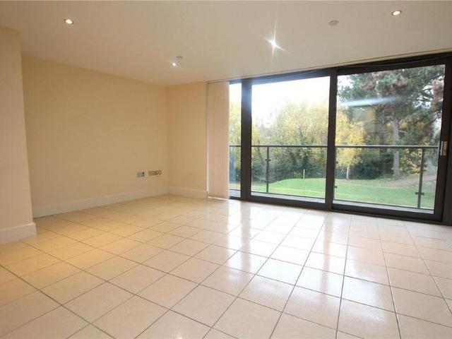 2 bedroom penthouse to rent