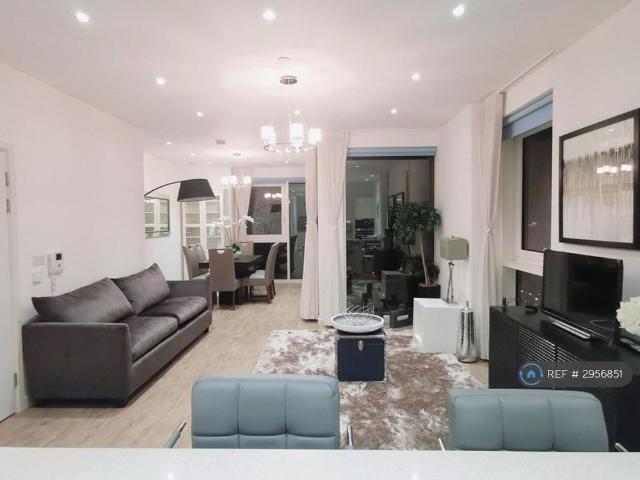 2 bedroom penthouse to rent