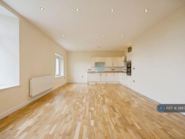 2 bedroom penthouse to rent