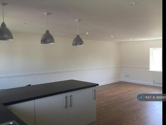 2 bedroom penthouse to rent