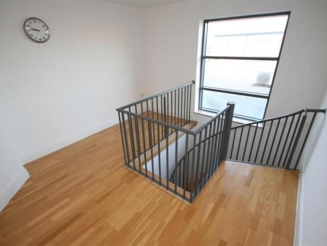 2 bedroom penthouse to rent