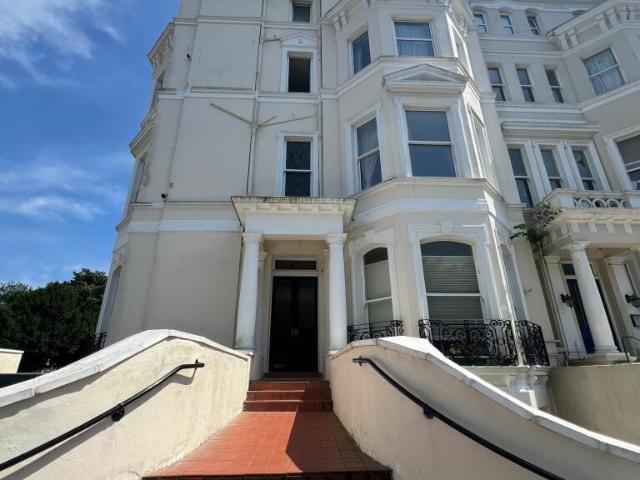 2 bedroom penthouse to rent