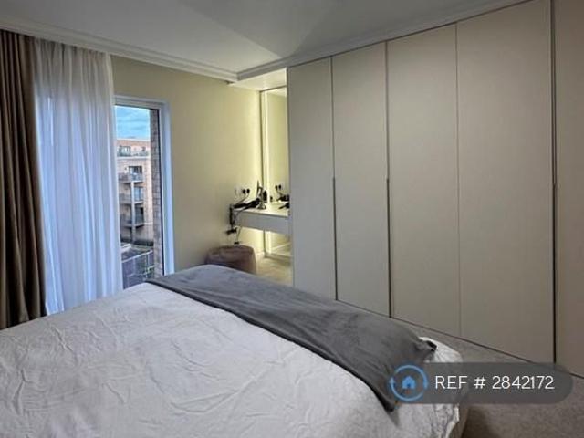 2 bedroom penthouse to rent