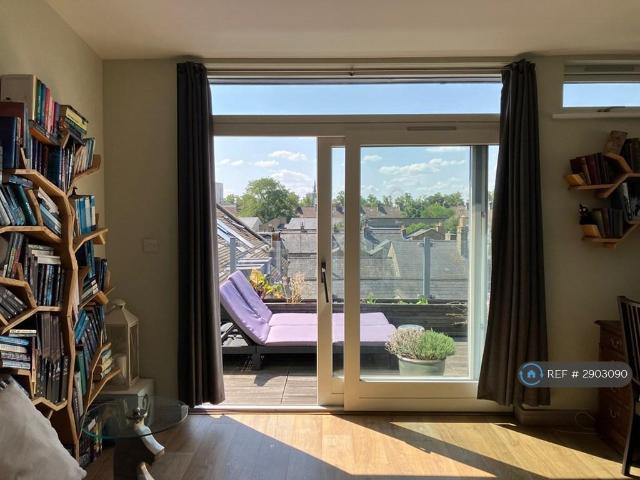 2 bedroom penthouse to rent