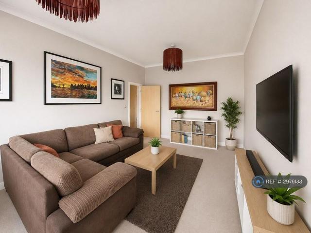 2 bedroom penthouse to rent