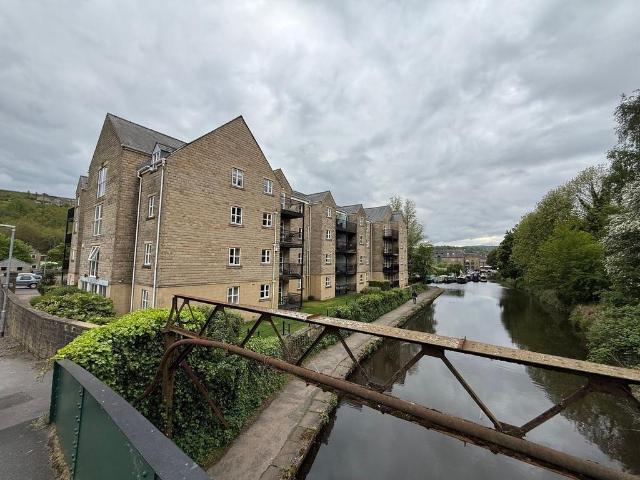 2 bedroom penthouse to rent