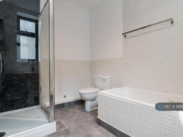 2 bedroom penthouse to rent