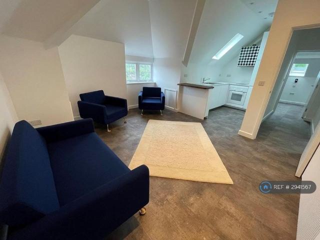 2 bedroom penthouse to rent