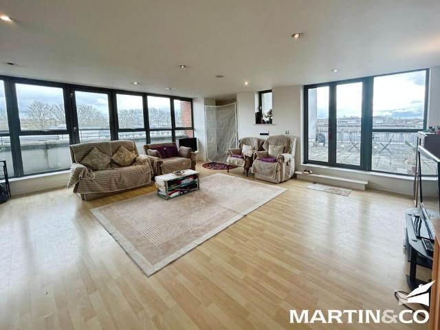 2 bedroom penthouse to rent