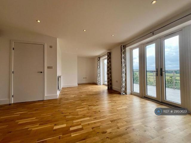 2 bedroom penthouse to rent