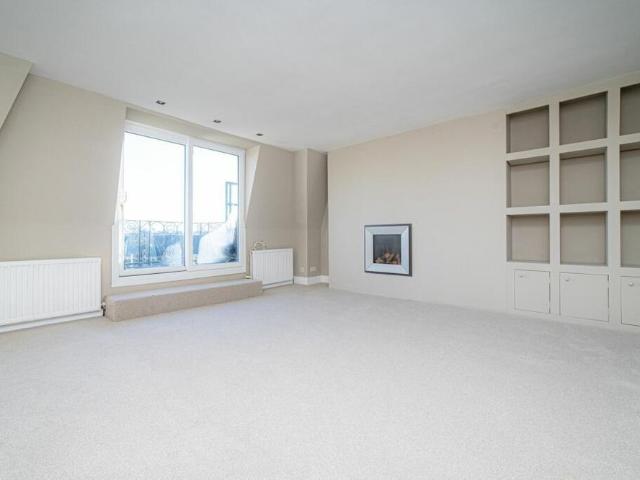 2 bedroom penthouse to rent
