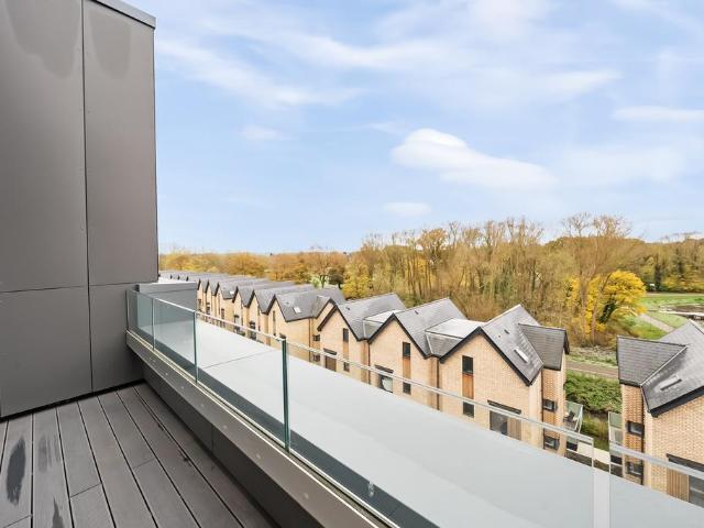 2 bedroom penthouse to rent
