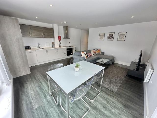 2 bedroom penthouse to rent