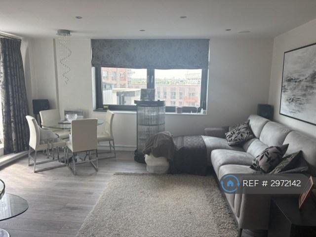 2 bedroom penthouse to rent