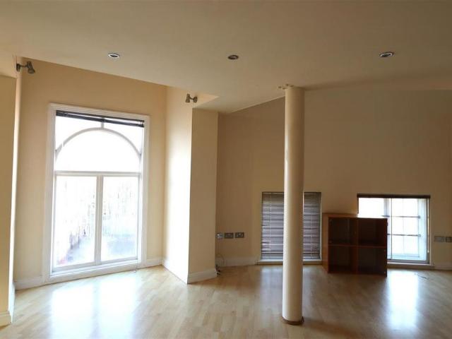 2 bedroom penthouse to rent