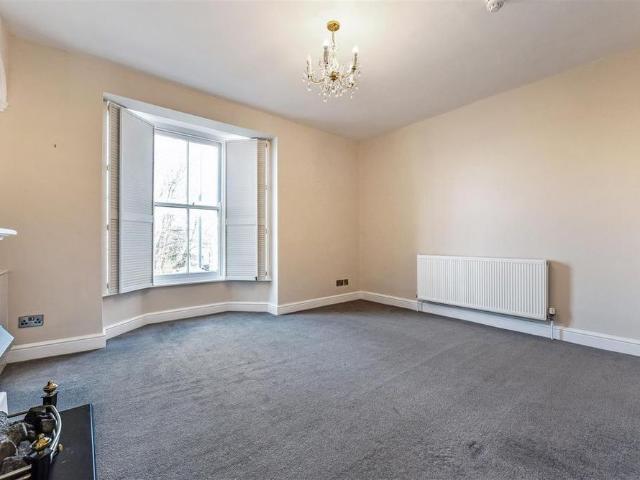 2 bedroom penthouse to rent