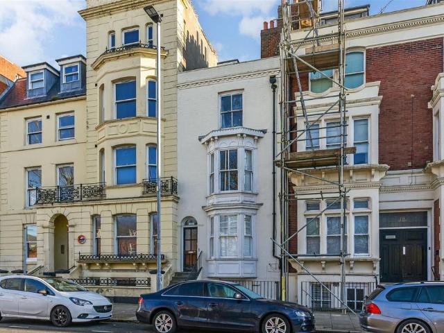2 bedroom penthouse to rent