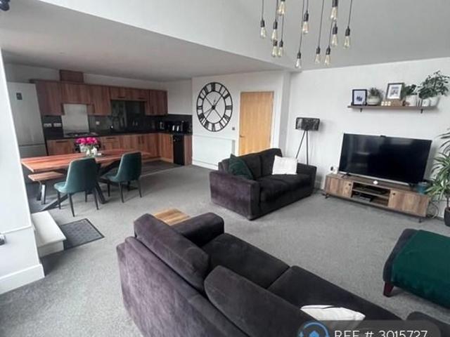 2 bedroom penthouse to rent