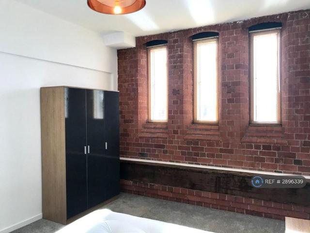 2 bedroom penthouse to rent