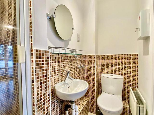 2 bedroom penthouse to rent
