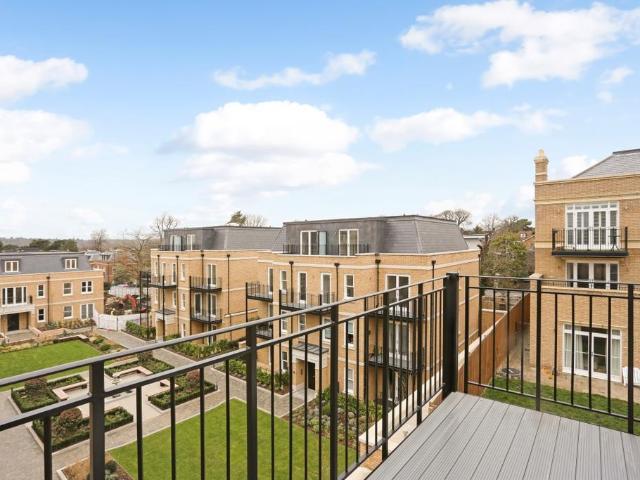 2 bedroom penthouse to rent