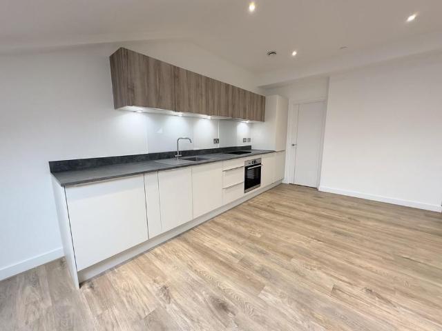 2 bedroom penthouse to rent