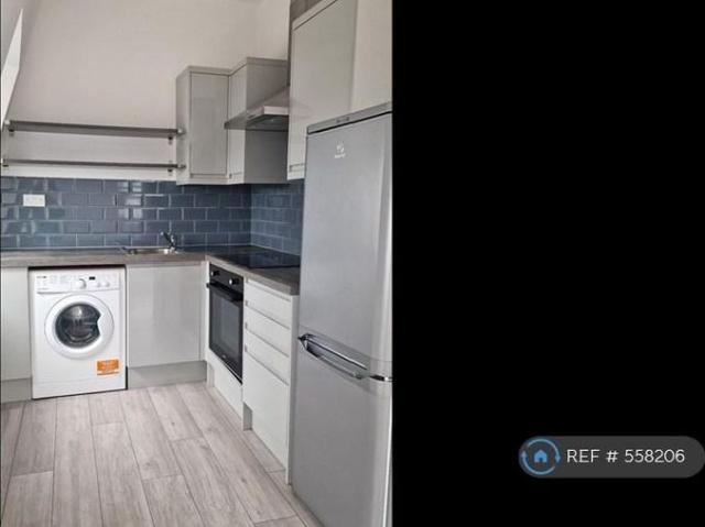 2 bedroom penthouse to rent