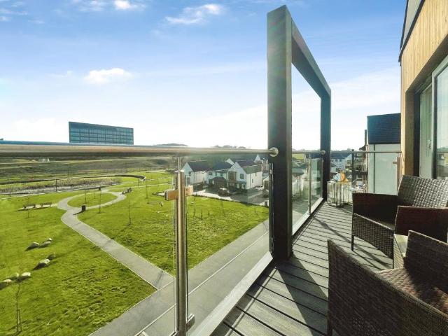 2 bedroom penthouse to rent