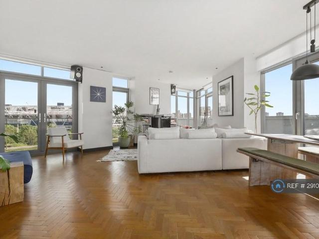 2 bedroom penthouse to rent