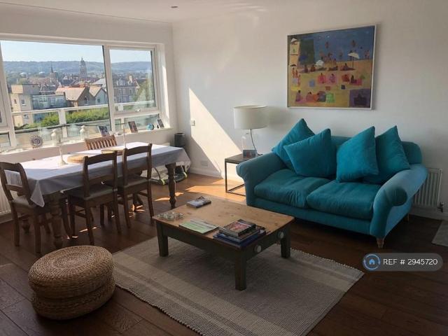 2 bedroom penthouse to rent