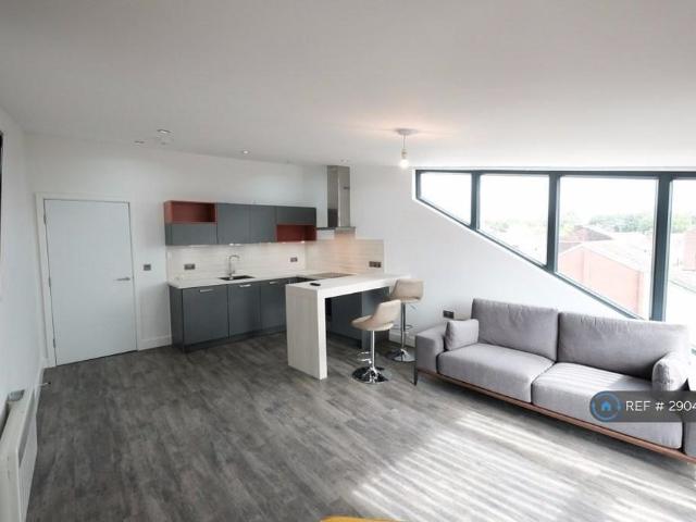 2 bedroom penthouse to rent