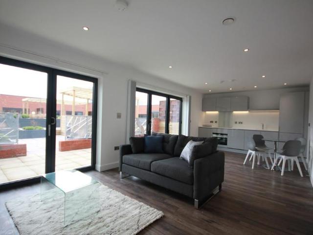 2 bedroom penthouse to rent