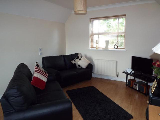 2 bedroom penthouse to rent