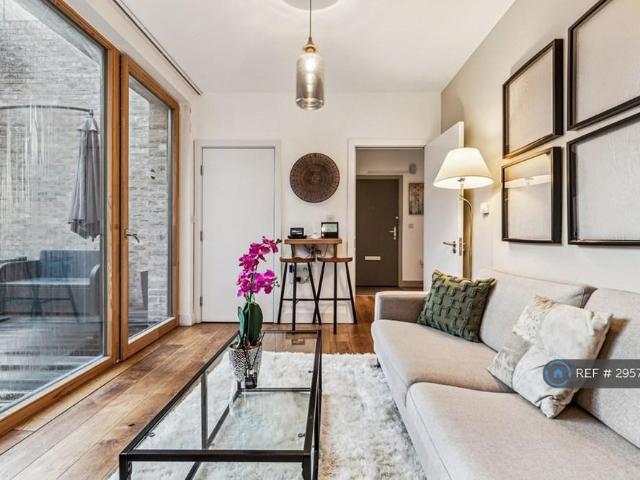 2 bedroom penthouse to rent