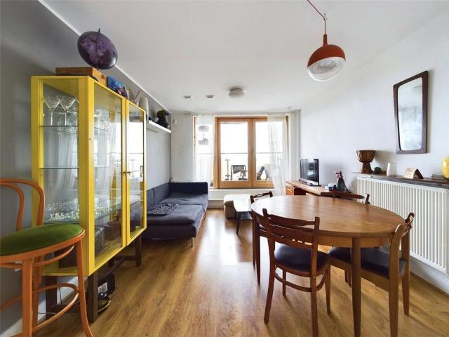 2 bedroom penthouse to rent