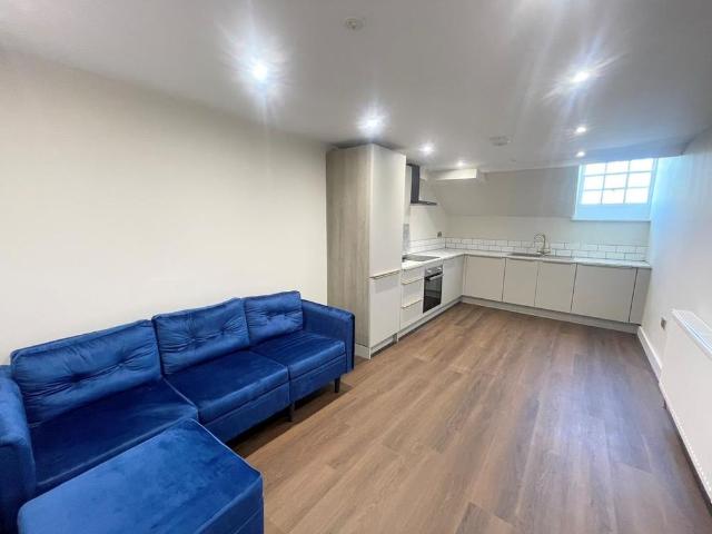 2 bedroom penthouse to rent