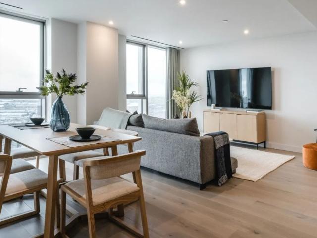 2 bedroom penthouse to rent
