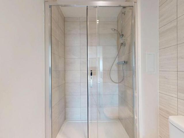 2 bedroom penthouse to rent